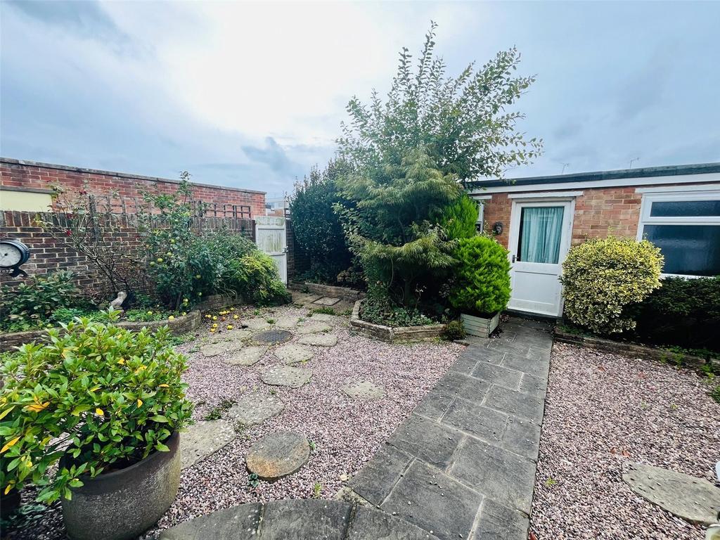 Bramber Square, Rustington... 3 bed end of terrace house - £1,600 pcm ...