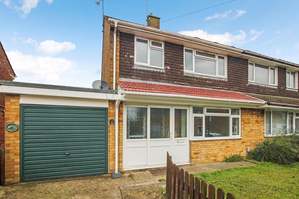 Dunstable LU5 3 bed semi-detached house - £1,550 pcm (£358 pw)