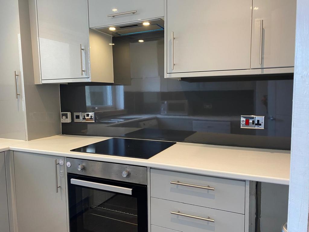 Craigmount Hill, Edinburgh, EH4 8HX 3 bed flat - £1,395 pcm (£322 pw)
