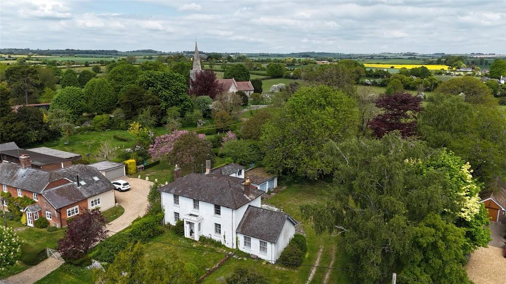 Martin, Fordingbridge, Hampshire, SP6 4 bed detached house - £875,000