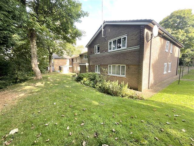Broom Court, Rotherham, S60 2SP 1 bed ground floor flat - £100,000