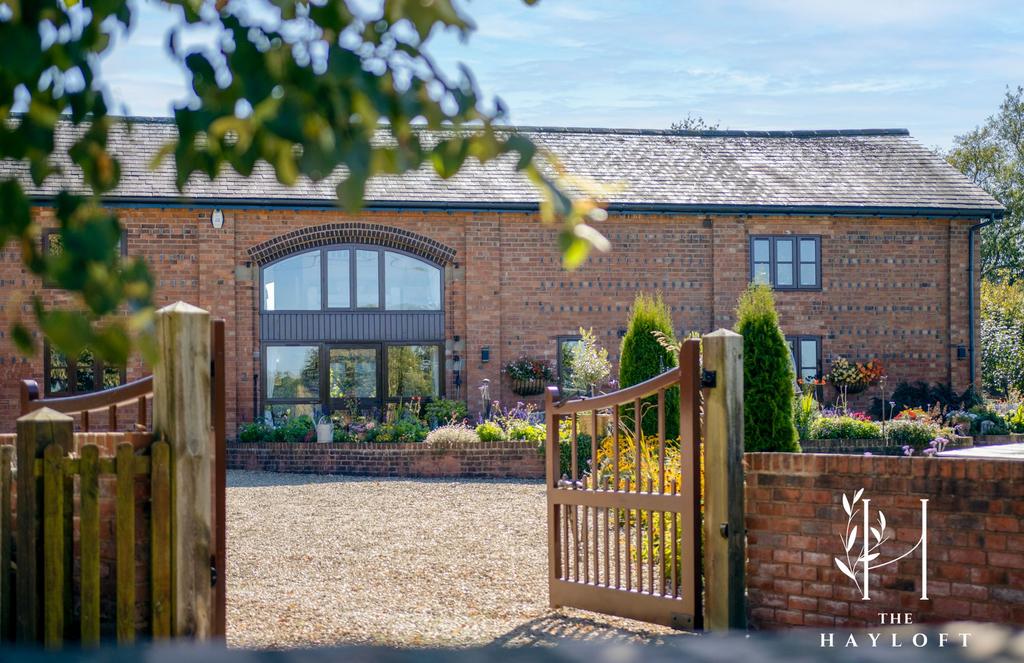 Church Lane, Droitwich WR9 4 bed barn conversion - £800,000