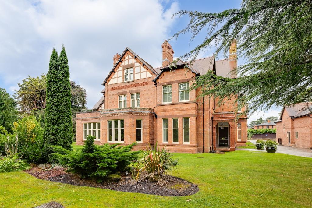 Curzon Park South, Chester CH4 2 bed apartment - £220,000