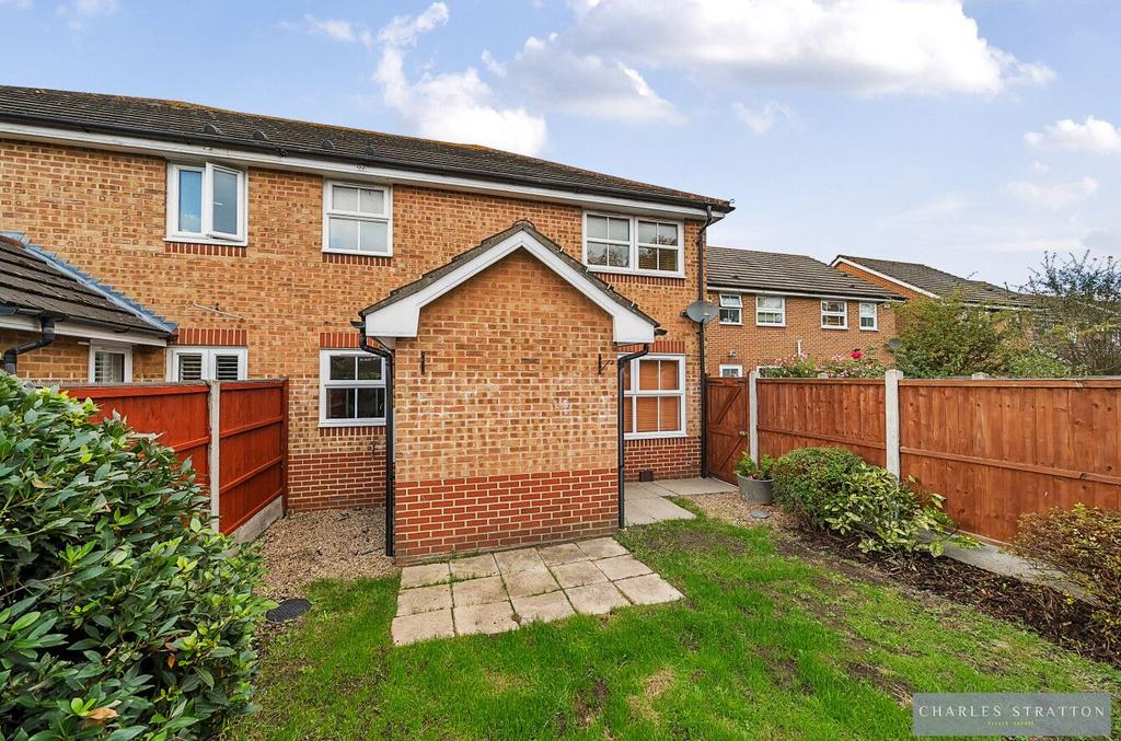 Whitmore Avenue, Harold Wood, Romford 1 bed terraced house - £325,000