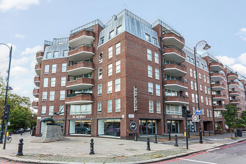 Pier House, Cheyne Walk, SW3 3 bed apartment - £6,500 pcm (£1,500 pw)