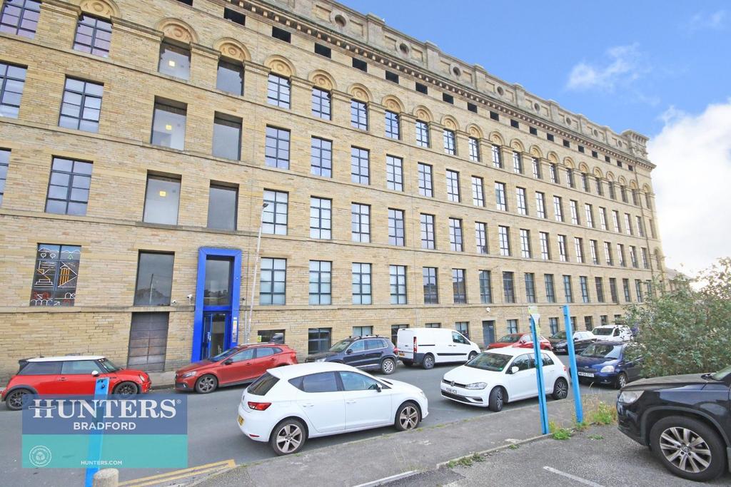 Silk Warehouse, Lilycroft Road... 2 bed flat - £725 pcm (£167 pw)
