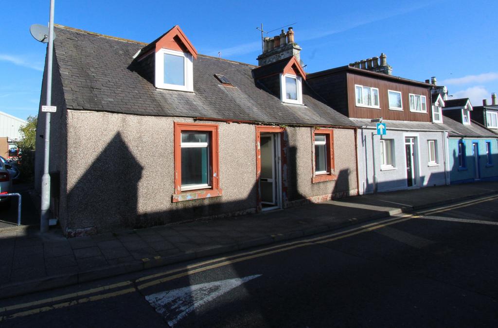 42 High Street, Stranraer DG9 2 bed end of terrace house - £42,500