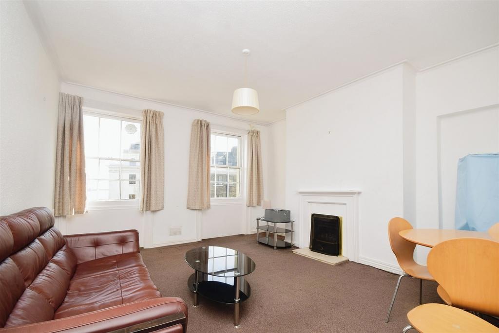 Camden Crescent, Dover, Kent 2 bed flat - £170,000