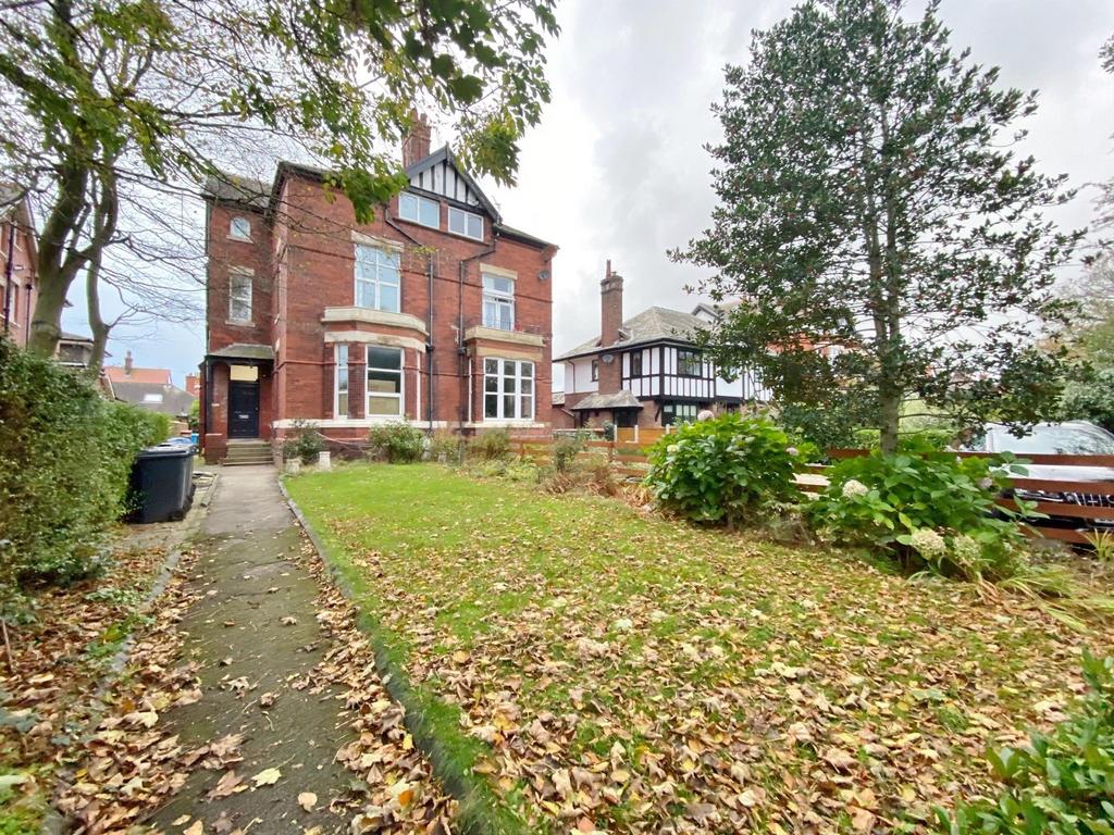 35 Headroomgate Road, Lytham St Annes... 1 bed flat - £600 pcm (£138 pw)