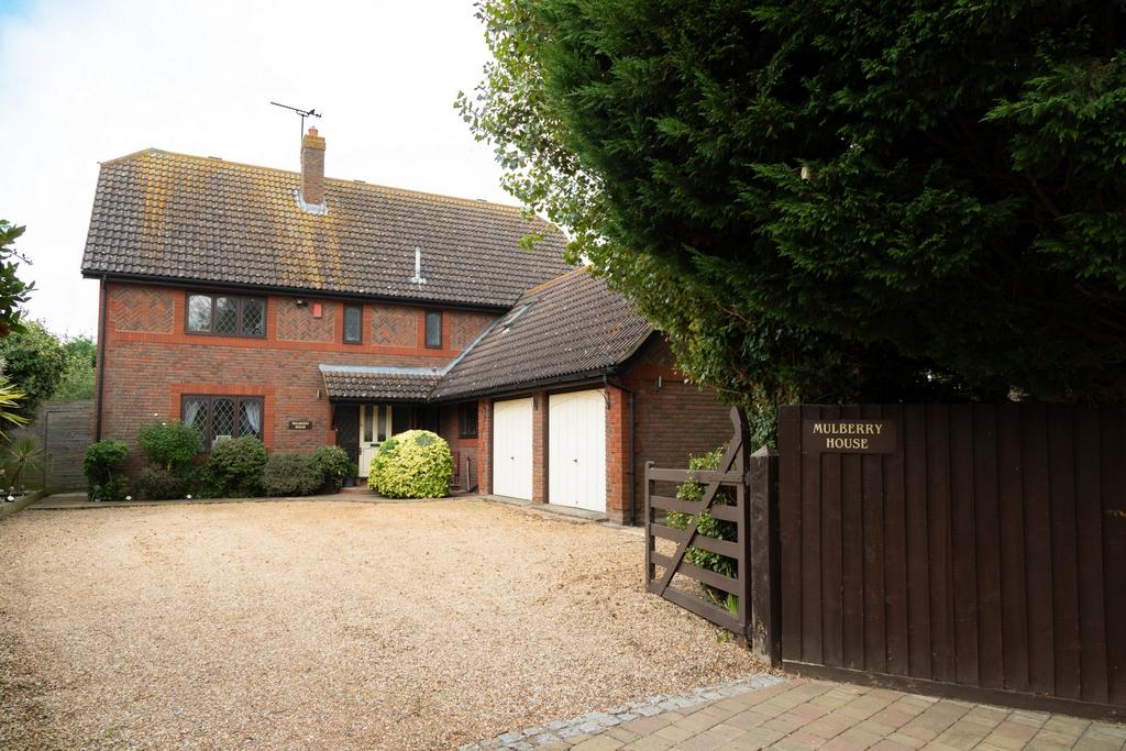 The Leas, Whitstable CT5 4 bed detached house - £985,000