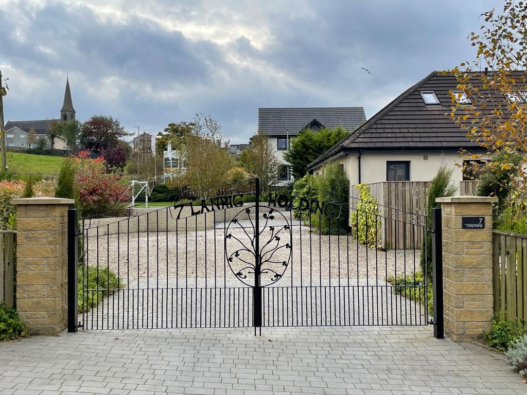 Gartferry Road, Glasgow G69 5 bed detached house for sale - £560,000