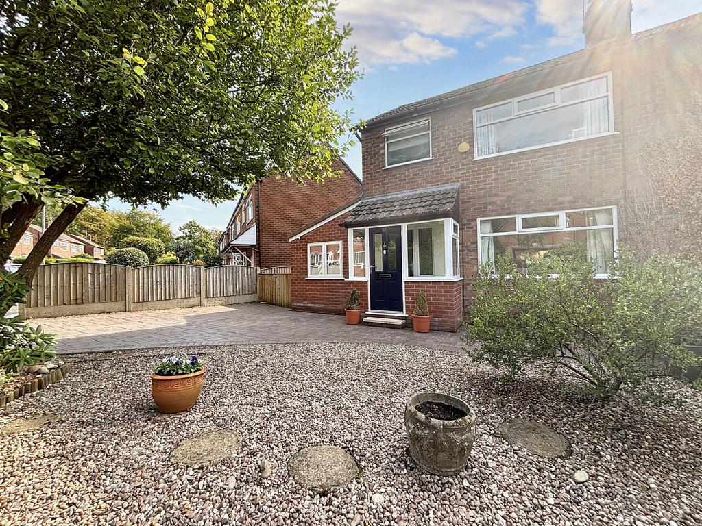 Wardley Hall Lane, Manchester M28 3 bed semi-detached house for sale ...