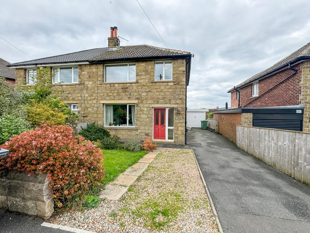 Moorside Road, Holmfirth HD9 3 bed semi-detached house - £260,000