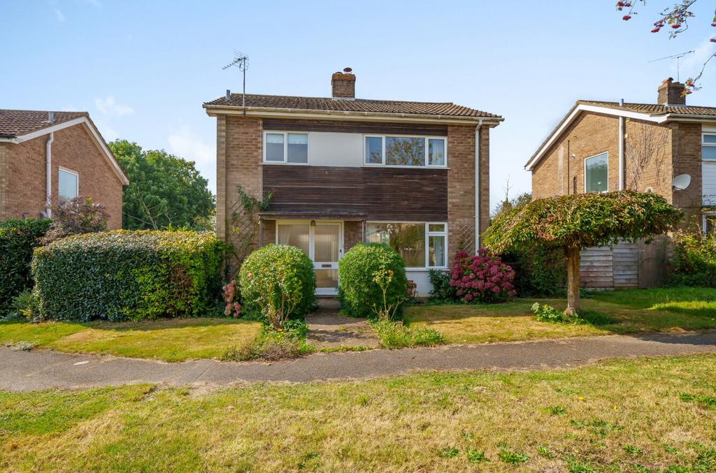 Mitre Close, Woolpit, Bury St.... 3 bed detached house - £315,000