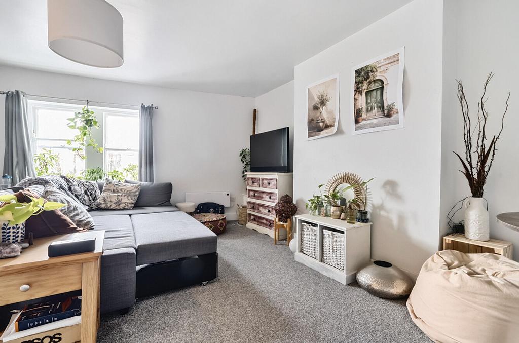 Drum Lane, Petersfield, GU32 1 bed flat for sale - £165,000