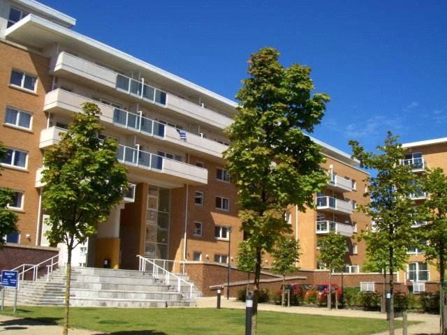 Hansen Court, Century Wharf, Cardiff... 1 bed apartment - £155,000