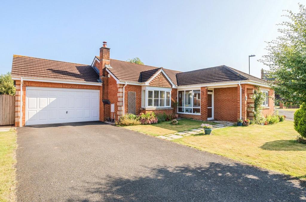 Whimple, Exeter 3 bed bungalow for sale - £495,000