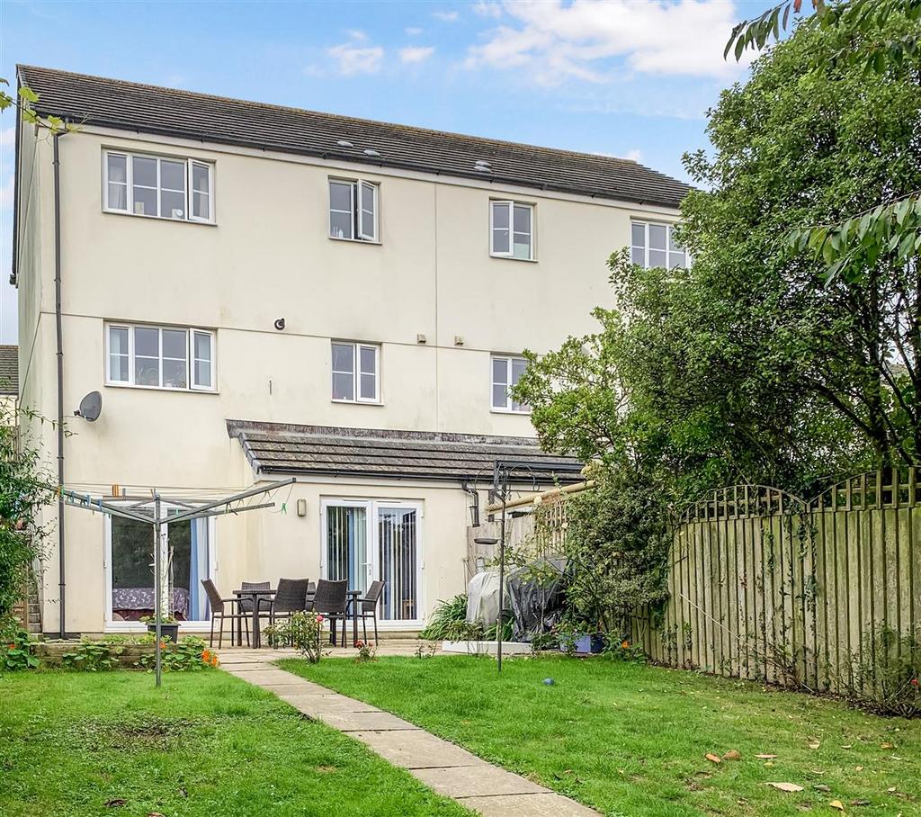 Falmouth 5 bed semi-detached house - £425,000