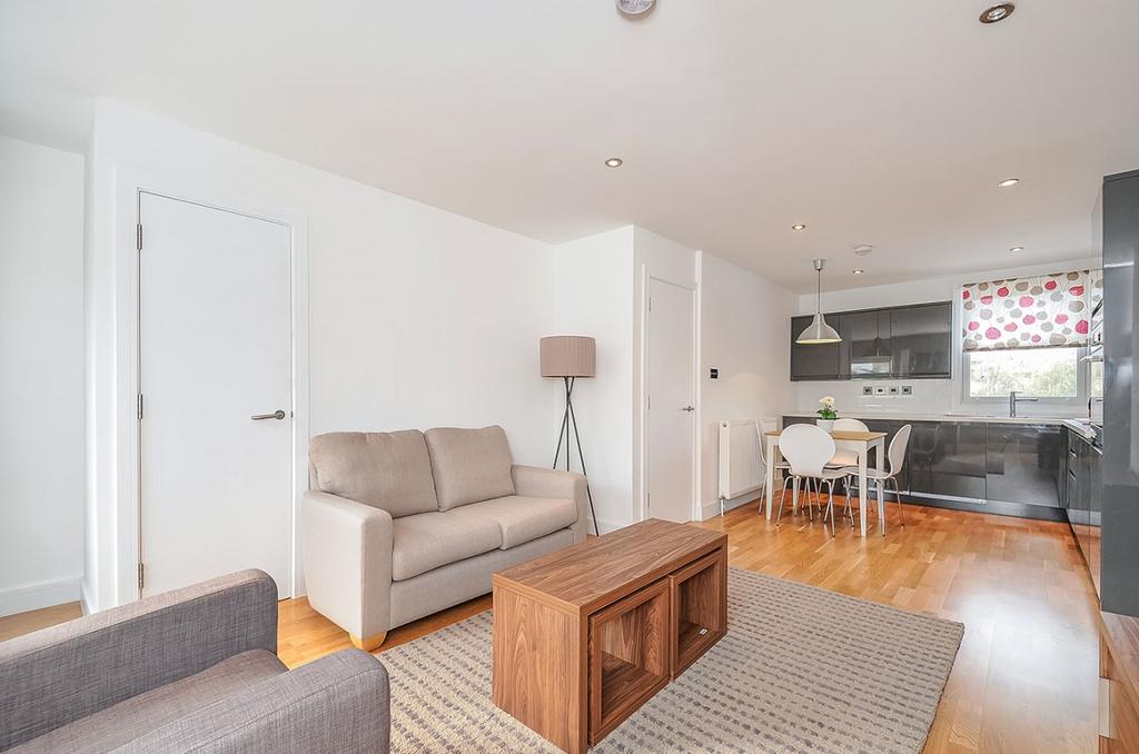 Merton Road Wandsworth SW18 2 bed apartment - £2,200 pcm (£508 pw)