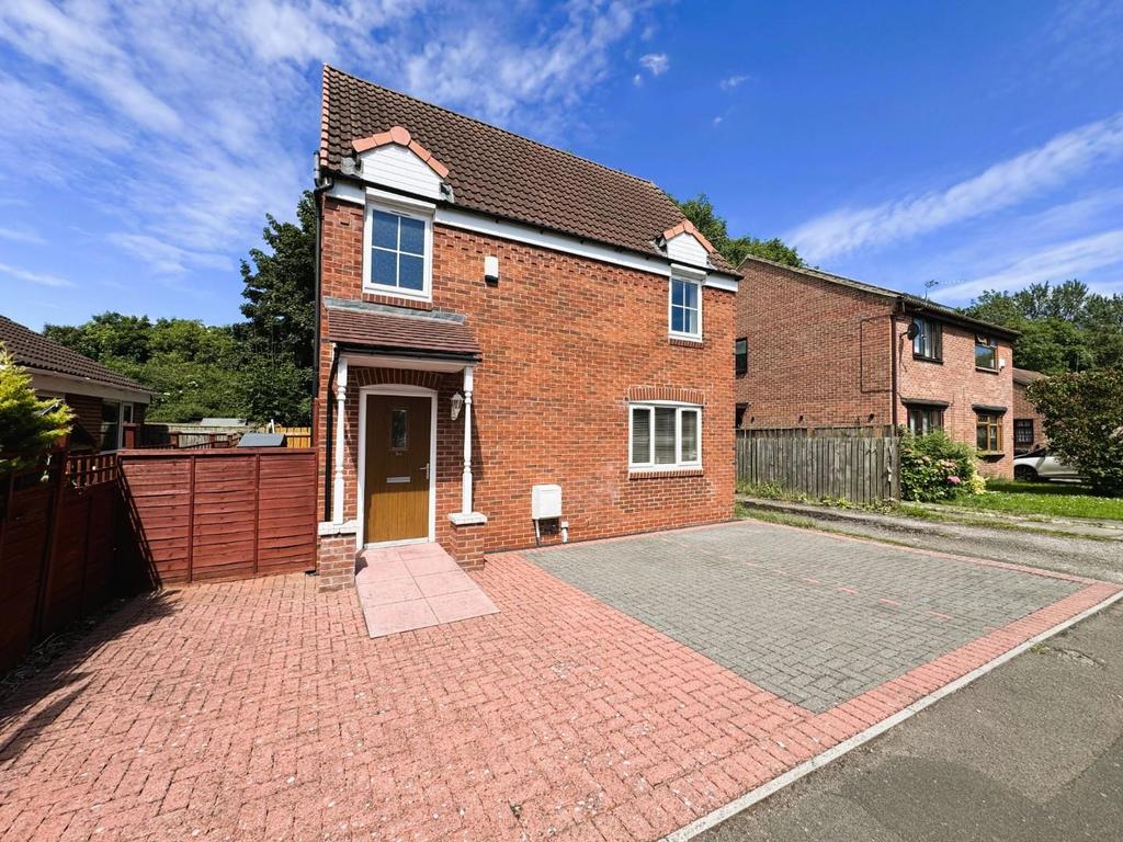 Cedarwood Glade, Stainton, Middlesbrough 3 bed detached house - £795 ...