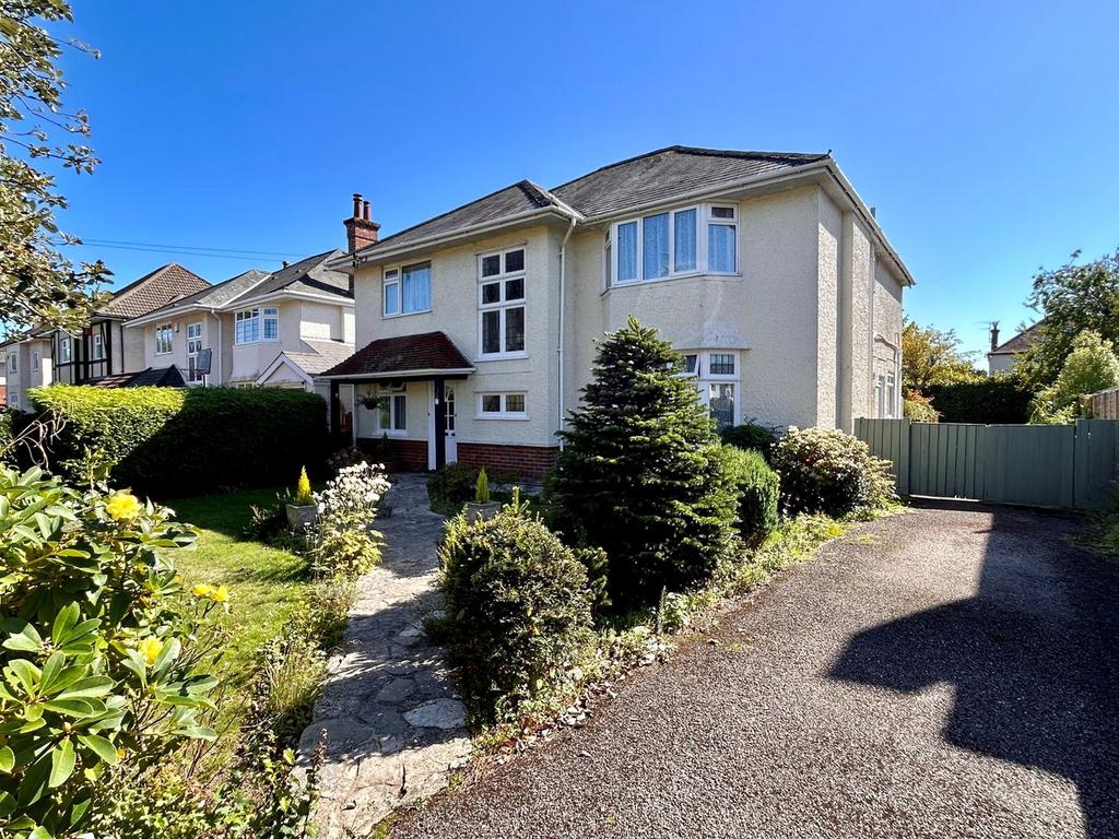 De Lisle Road, Bournemouth... 5 bed detached house - £700,000