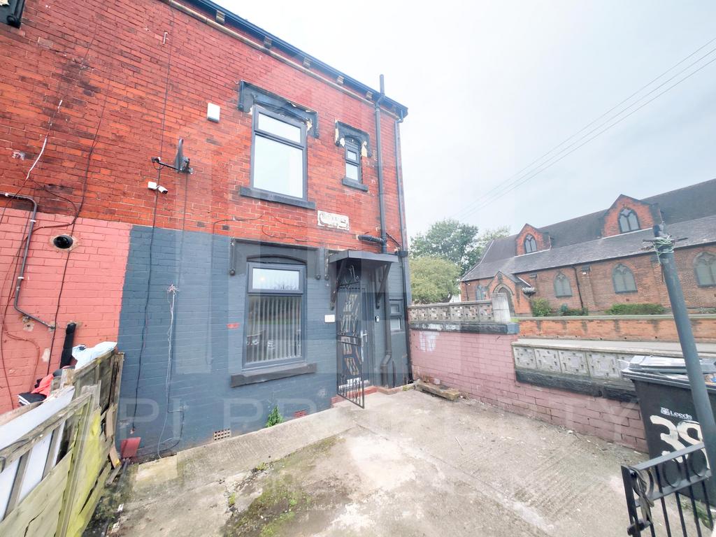 Berkeley View, Leeds LS8 3 bed terraced house to rent - £895 pcm (£207 pw)
