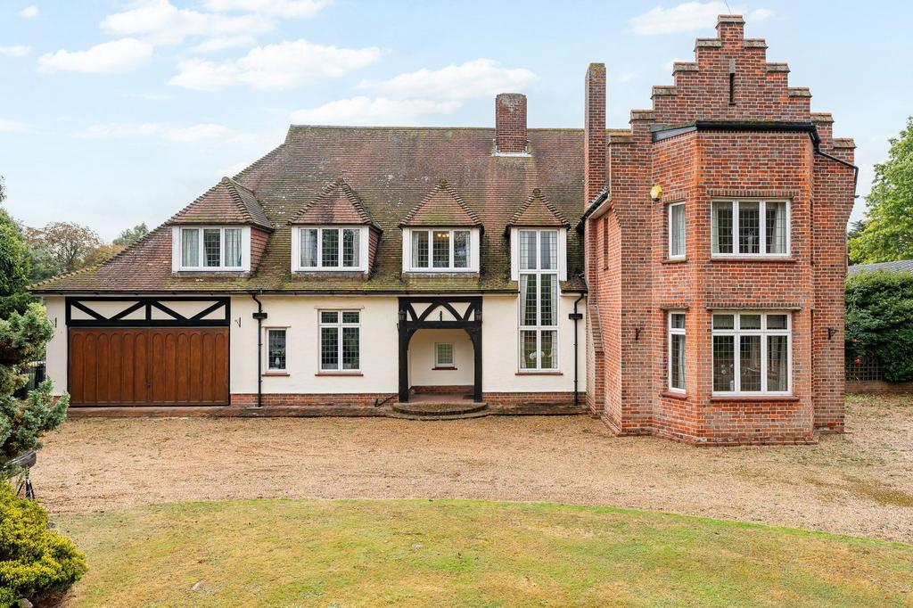 Hall Road, Rochford SS4 5 bed detached house - £1,650,000