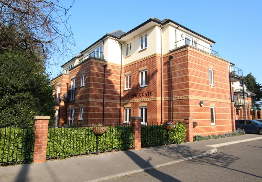 Beaulieu Road, Dibden Purlieu 1 bed ground floor flat - £235,000