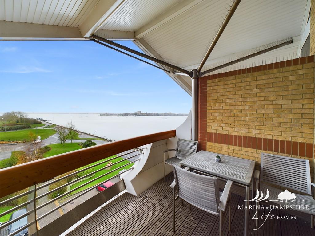 Victory House, Port Solent PO6 2 bed penthouse for sale - £430,000