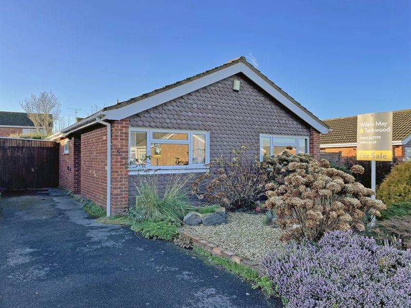 John Grinter Way, Wellington TA21 2 bed detached bungalow - £323,000