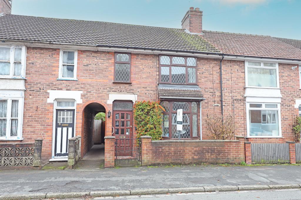 Stone ST15 2 bed terraced house - £200,000