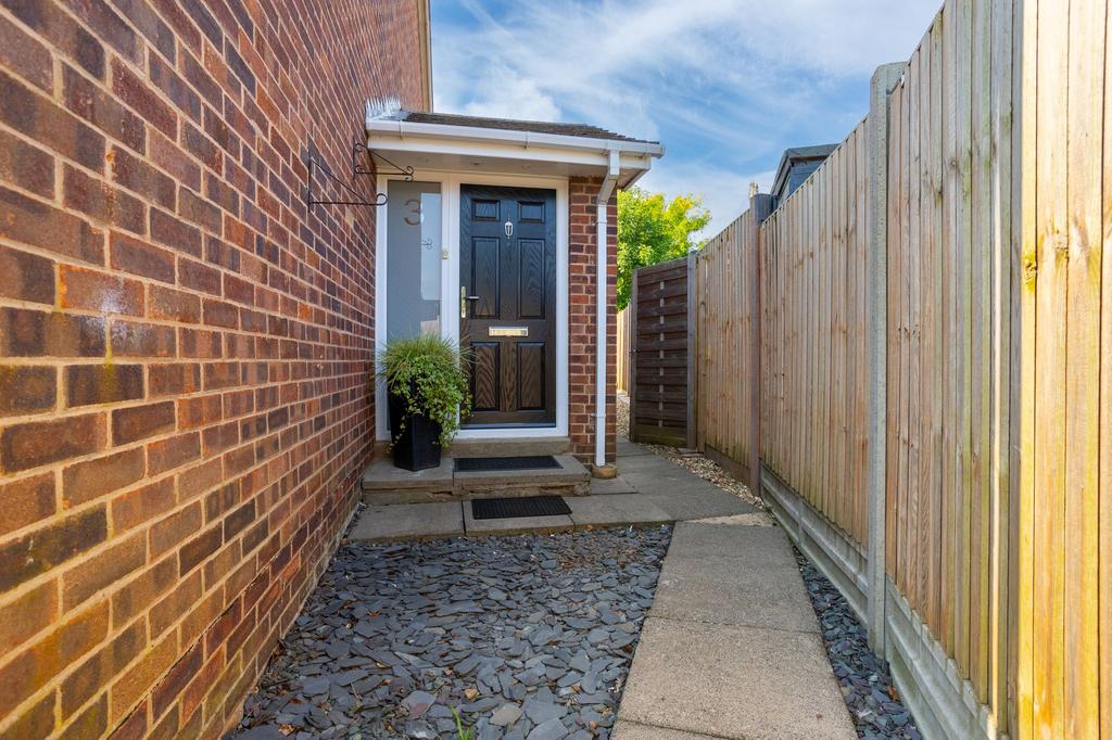 Ferry Lane, Offenham, WR11 2 bed maisonette - £180,000