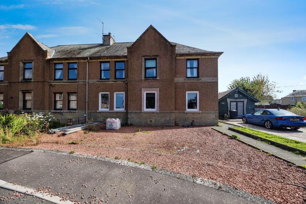Rosebery Crescent, Midlothian EH23 3 bed flat - £160,000
