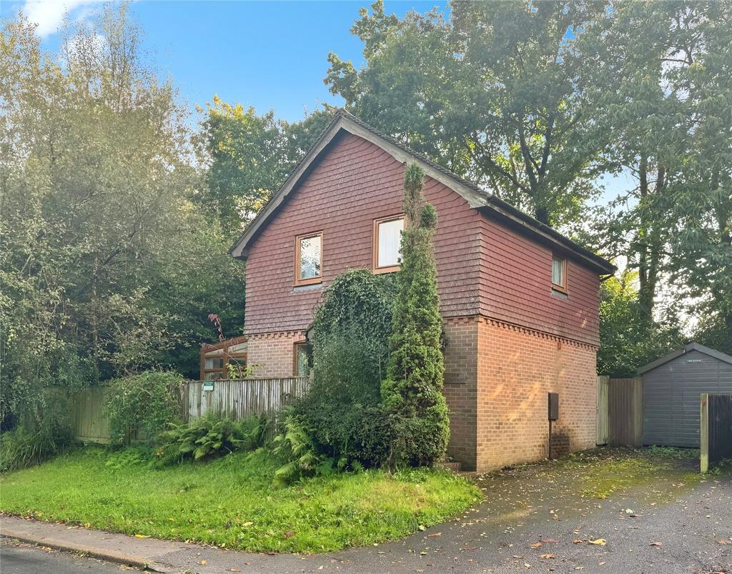 Fermor Road, East Sussex TN6 2 bed detached house - £300,000