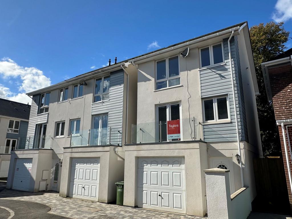 Pier Sands, Warefield Road, Paignton 3 bed detached house - £325,000