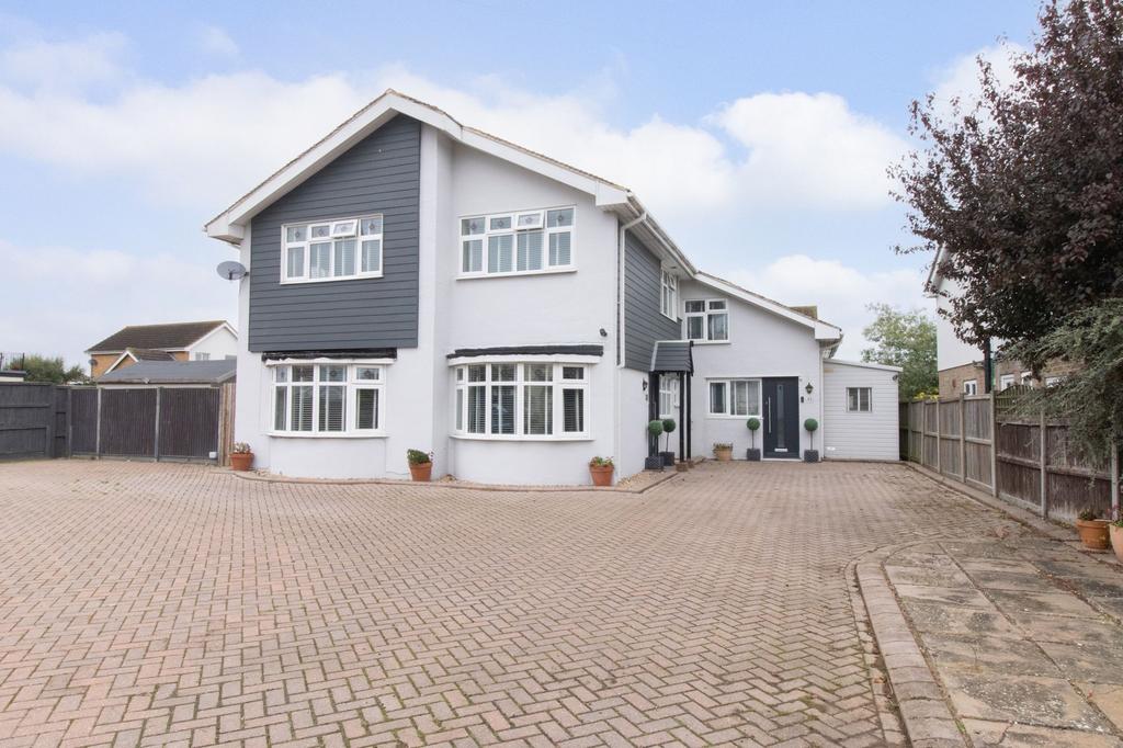 Hunters Forstal Road, Herne Bay, CT6 6 bed detached house - £580,000