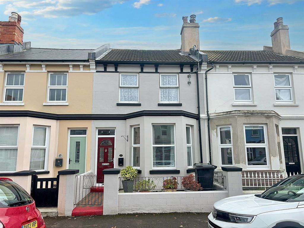 Eshton Road, Eastbourne 2 bed terraced house - £300,000
