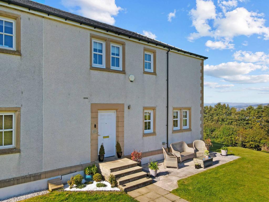 17 Gleddoch Wynd, Langbank, PA14 6XZ 2 bed end of terrace house - £284,995