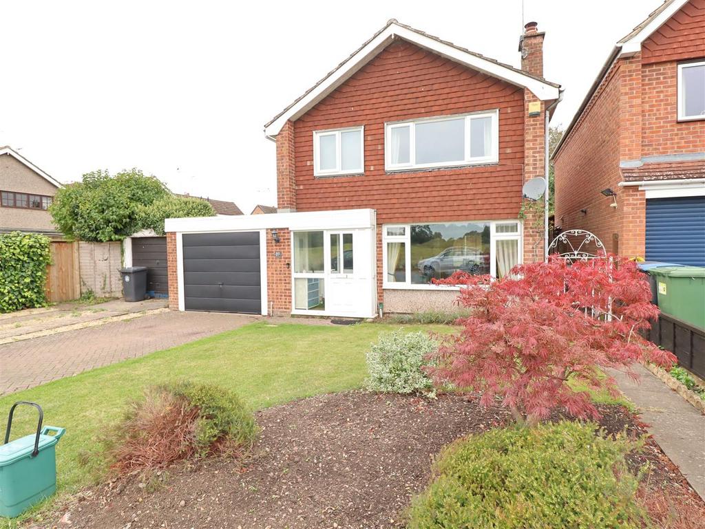 Bleachfield Street, Alcester 3 bed detached house - £1,200 pcm (£277 pw)