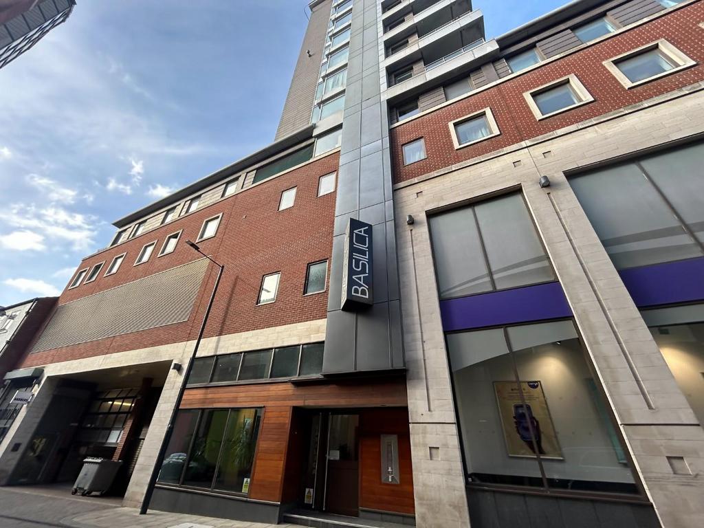 Basilica, King Charles Street, Leeds Studio - £825 pcm (£190 pw)