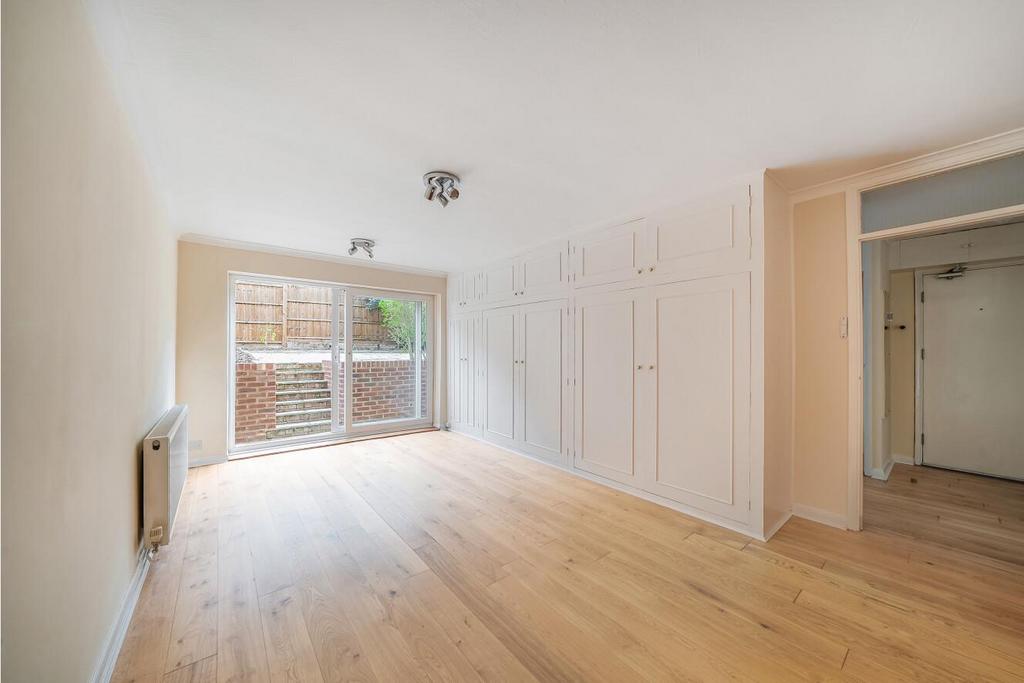 Avenue Road, Highgate 1 bed flat - £525,000