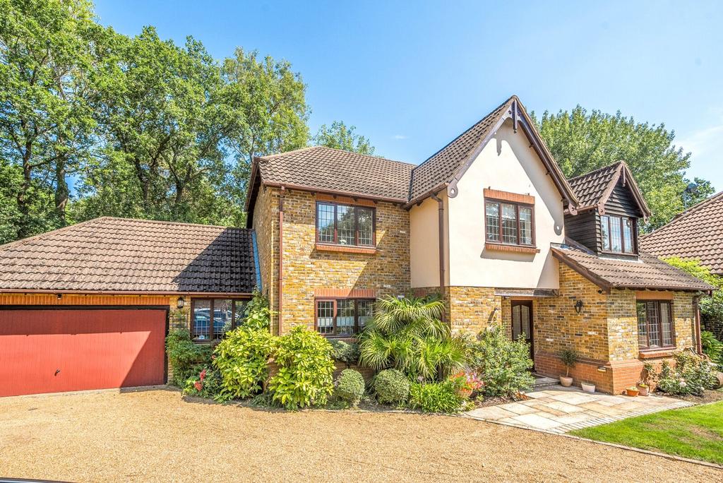 Falconwood, East Horsley, KT24 5 bed detached house for sale - £1,250,000