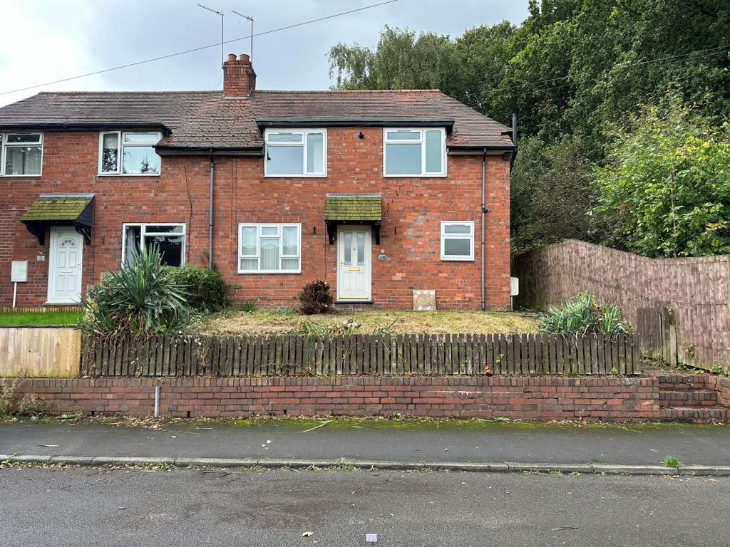 7 School Road, Brierley Hill, DY5 1BE 3 bed semi-detached house - £39,000