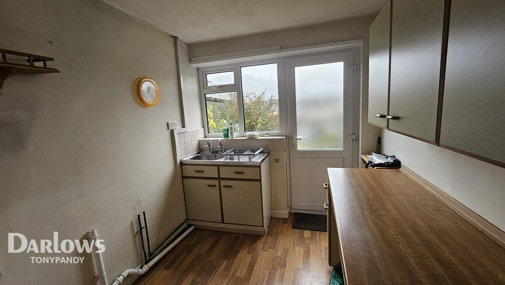 Tonypandy CF40 2 2 bed terraced house - £80,000