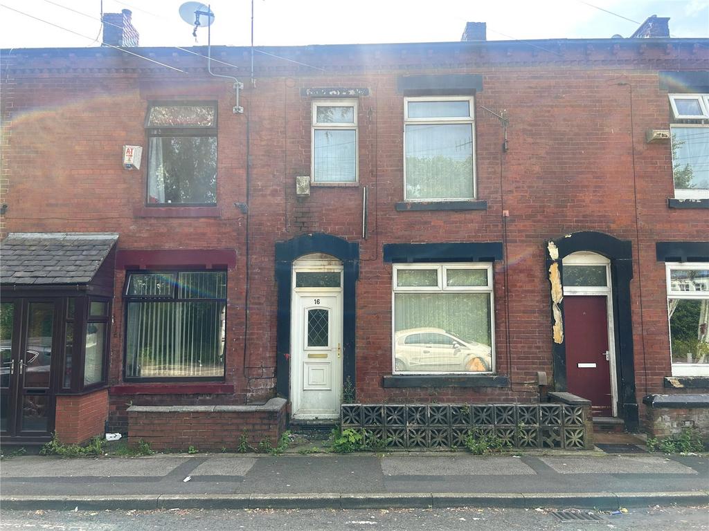 Bar Gap Road, Oldham, Greater... 2 bed terraced house - £100,000