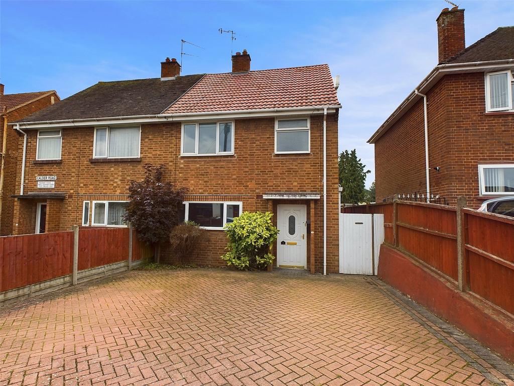Calder Road, Worcester... 3 bed semi-detached house - £225,000