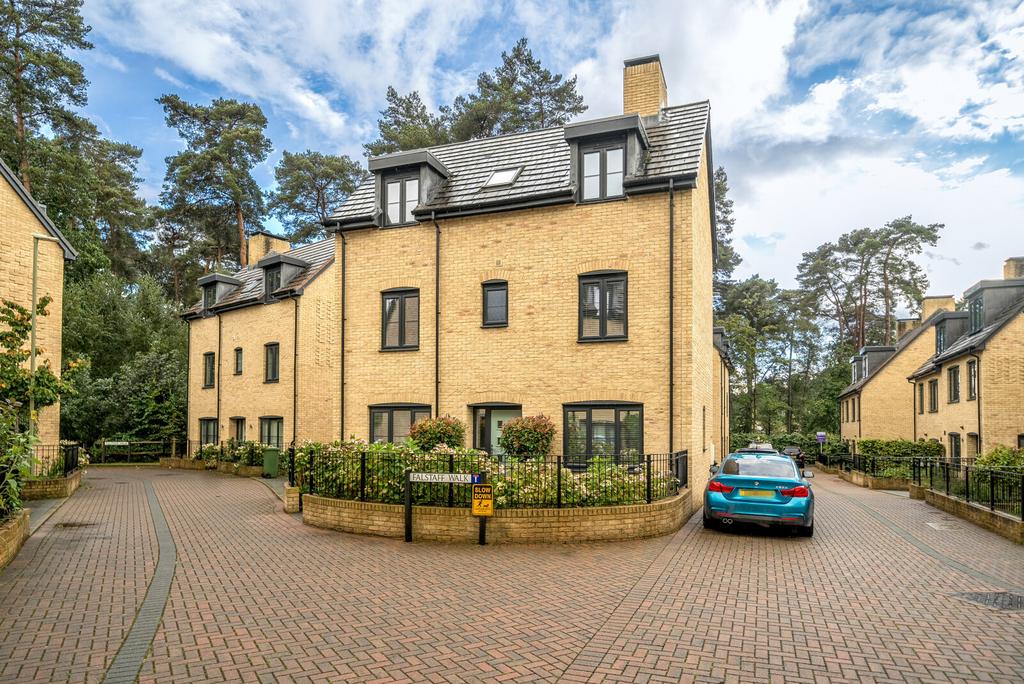 Falstaff Walk, Bordon, GU35 4 bed detached house - £495,000