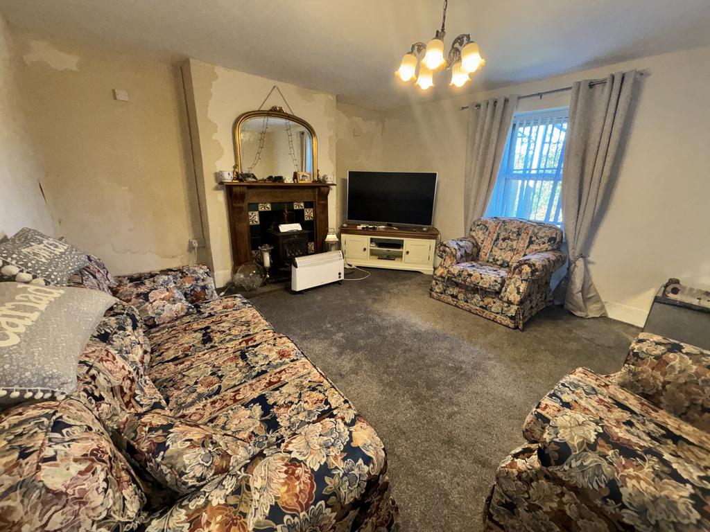 Carmarthen SA33 3 bed property with land for sale - £700,000