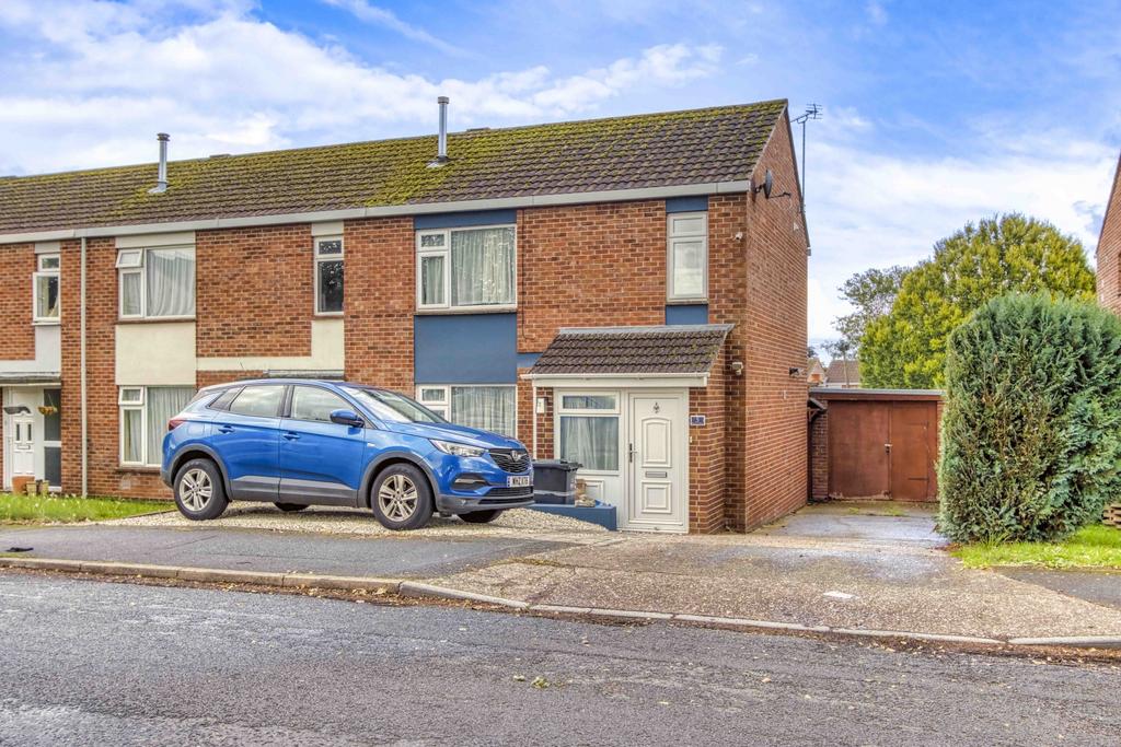 5 BACON DRIVE, TAUNTON 3 bed end of terrace house - £265,000