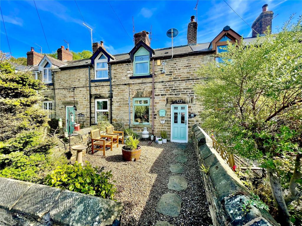 Pit Row, Barnsley S73 2 bed terraced house - £155,000